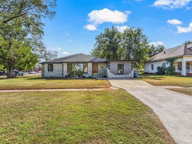 301 W Chickasaw St, Lindsay, OK 73052