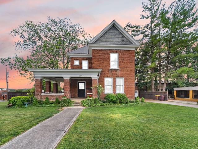 301 W Columbia Street