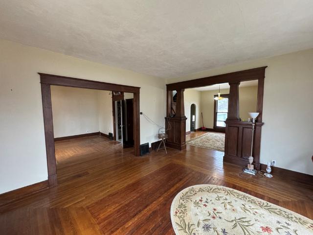 301 W Colbern