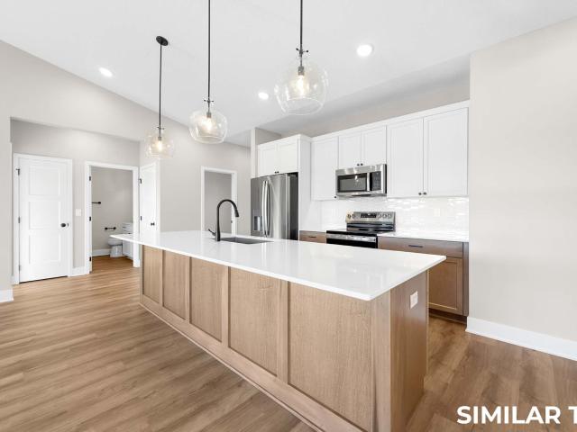 301 W Clay Street
