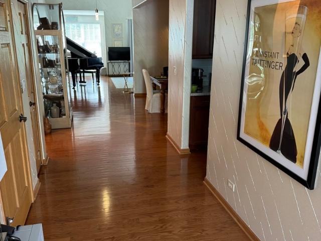 301 W Eagle Court