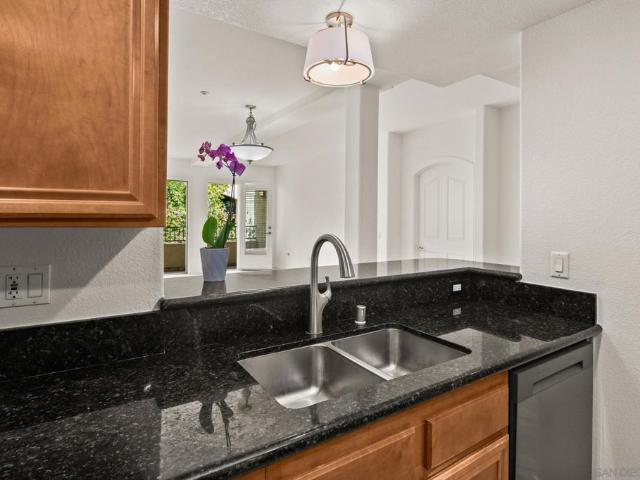 301 W G St 307