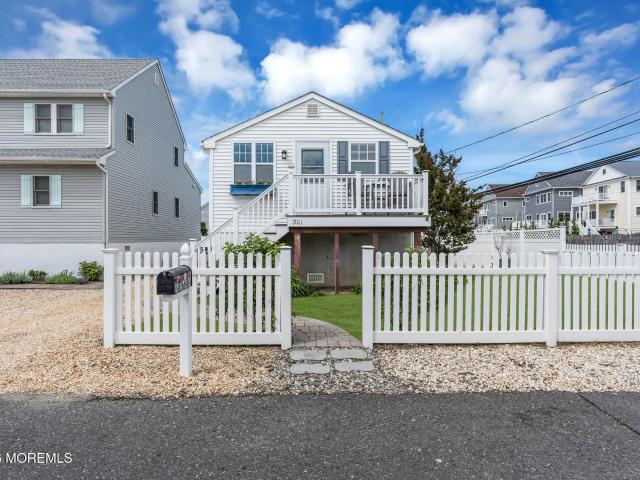 301 W Kupper Drive