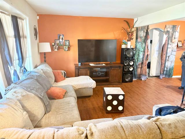 301 w reading ave