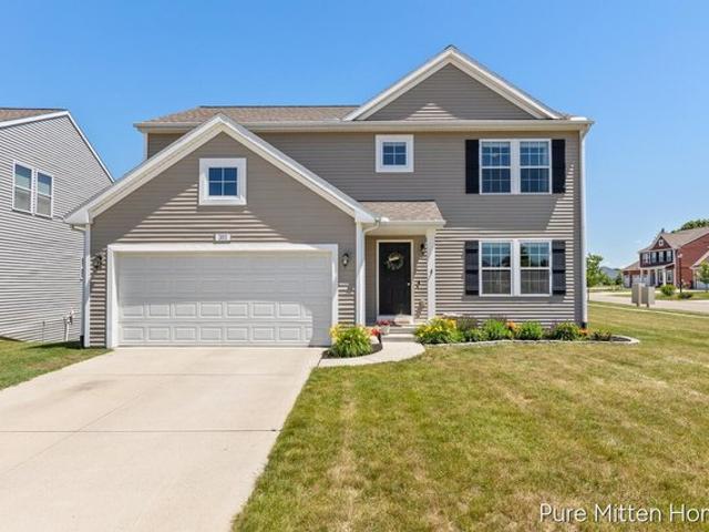 301 Wagonwheel Ct NE, Cedar Springs, MI 49319