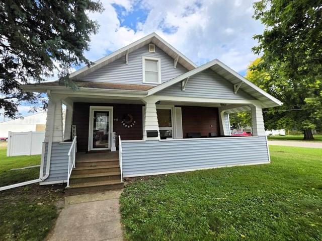 301 Walnut St, La Porte City, IA 50651
