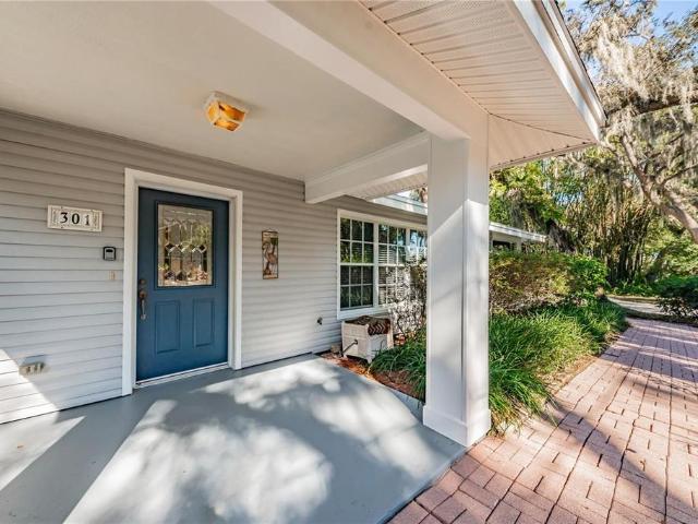 301 Washington Ave, Safety Harbor, FL 34695 | MLS #TB8486 | Compass