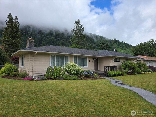 301 Temple Ave, Morton, WA 98356