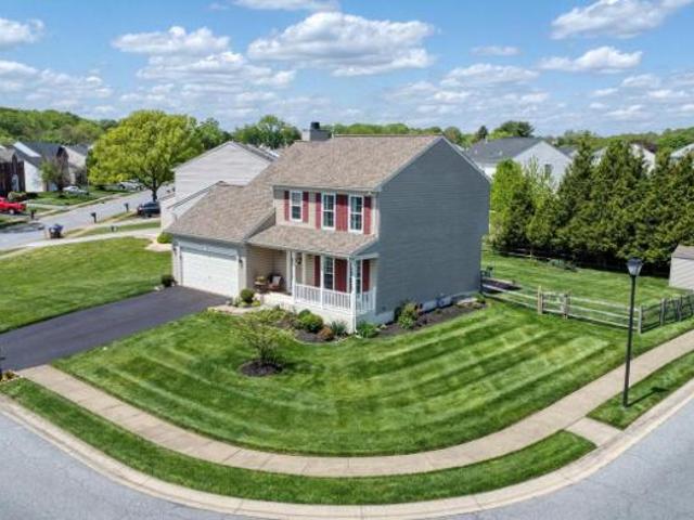 301 Treetop Cir, Bear, DE 19701