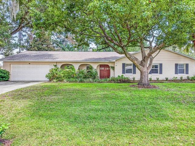 301 Valencia Ct, Winter Garden, FL 34787