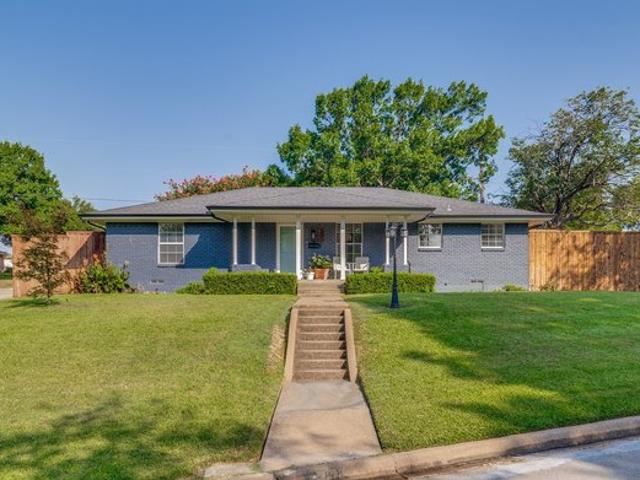 301 Valley Dr, Rockwall, TX 75087