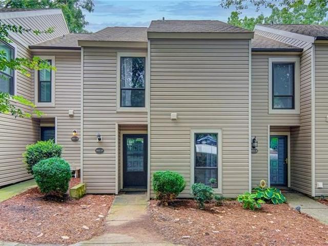 301 Village Ln Unit F, Greensboro, NC 27409