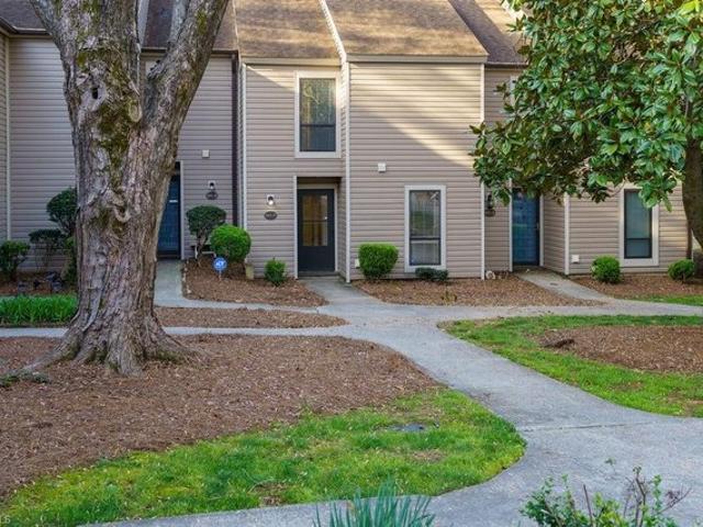 301 Village Ln Unit F, Greensboro, NC 27409