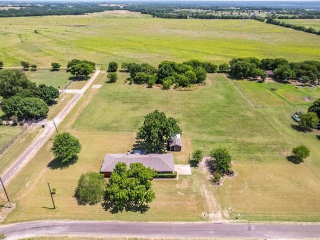 301 Vinyard Dr, Waxahachie, TX 75167