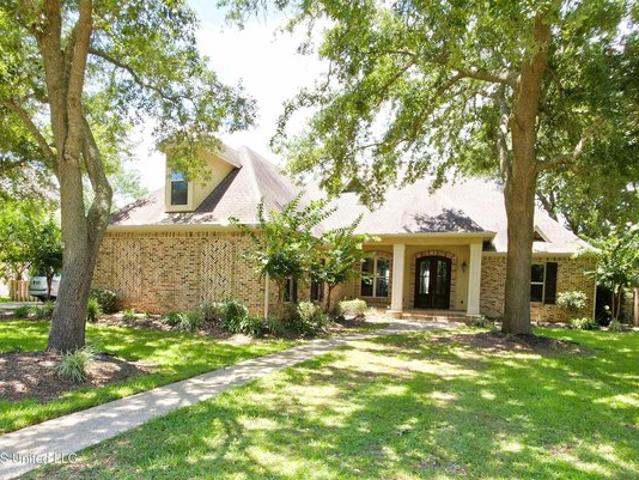 3024 Oakleigh Cir, Ocean Springs, MS 39564