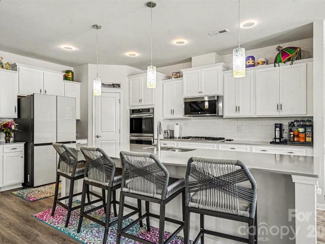 3024 Deep River Way