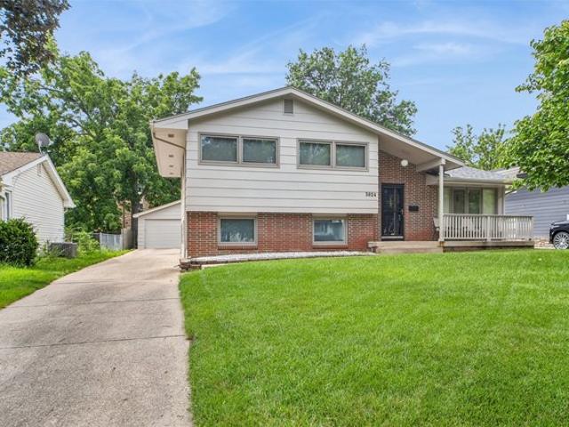 3024 Holcomb Ave, Des Moines, IA 50310