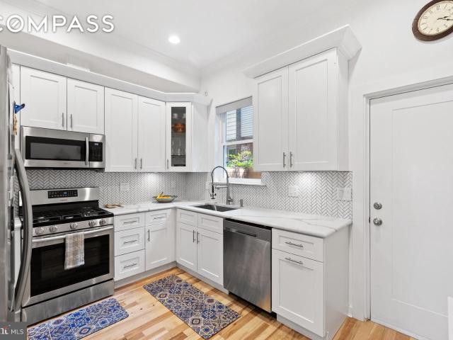 3024 Titan St, Philadelphia, PA