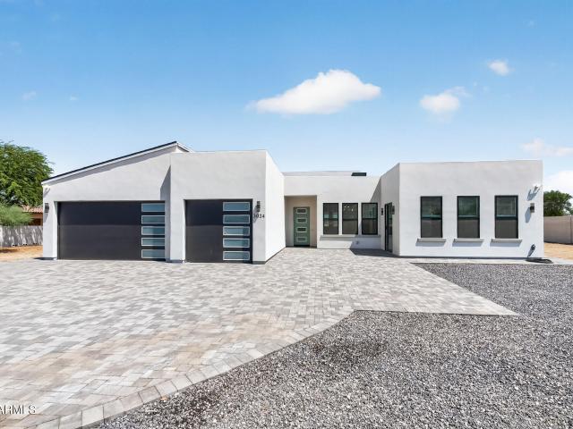3024 W South Mountain Avenue