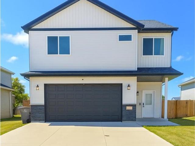 3024 33rd Ave S, Moorhead, MN 56560