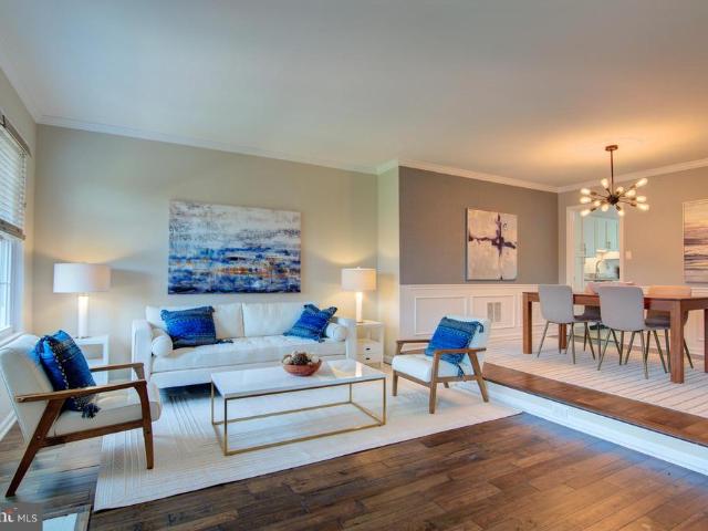 3025 Meeting Street