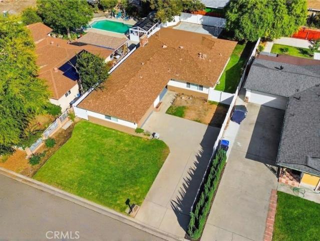 3025 N Alameda