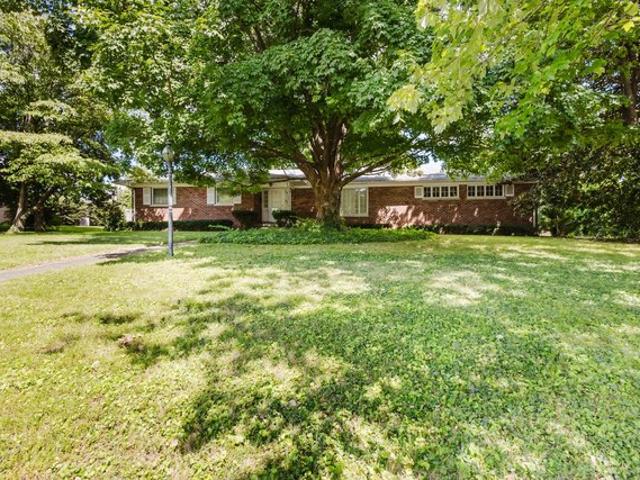 3025 Breckenwood Dr, Lexington, KY 40502