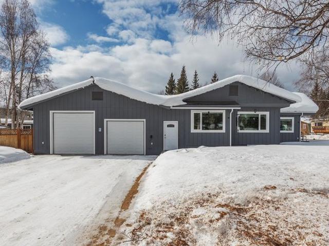 3025 Chinook Dr, Fairbanks, AK 99709