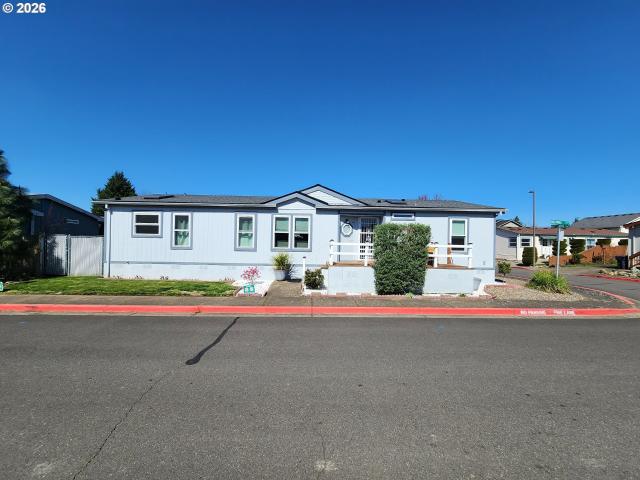3025 hollyridge loop ne