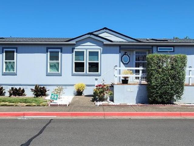 3025 Hollyridge Loop NE, Salem, OR 97305