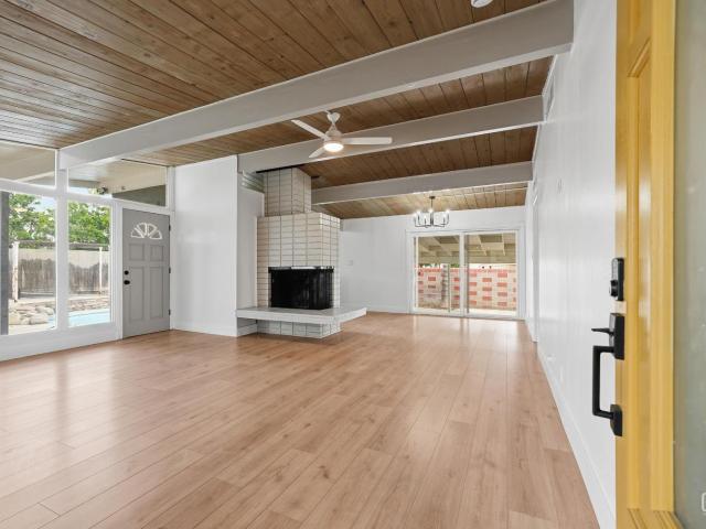 3025 Peerless Avenue