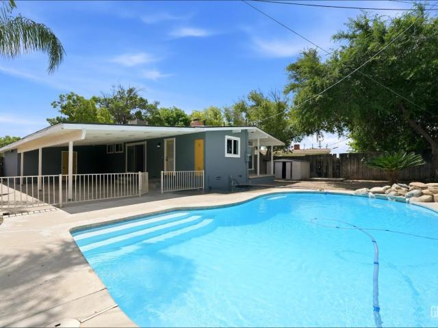 3025 Peerless Avenue