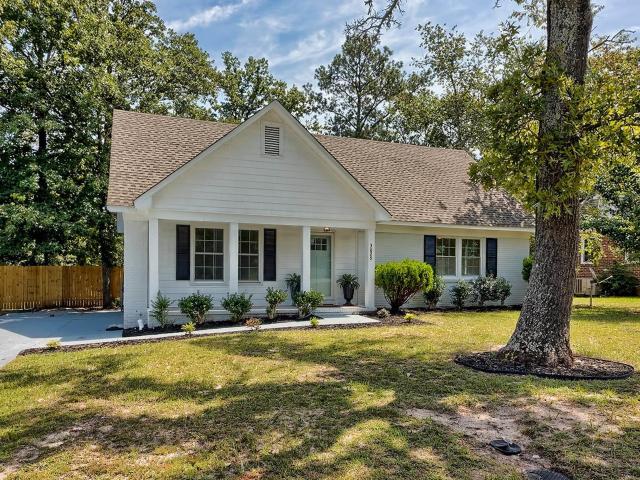 3025 Prestwick Circle