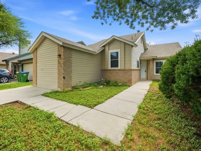 3026 Beacon Fld, San Antonio, TX 78245