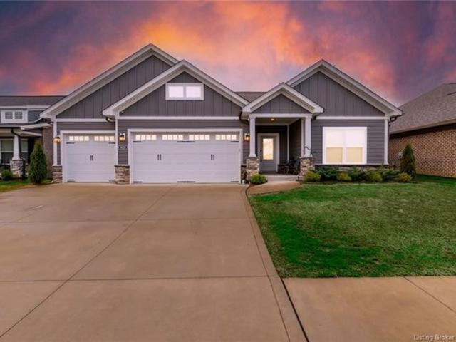 3026 Bridlewood Ln, New Albany, IN 47150