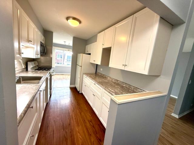 3026 Roberts Drive # 8