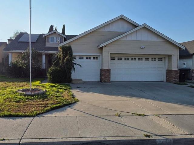 3026 Sage Ct, Hanford, CA 93230
