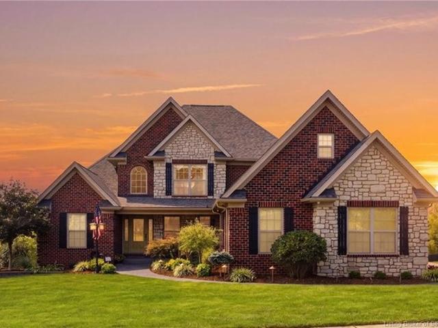3027 Crystal Lake Dr, Jeffersonville, IN 47130
