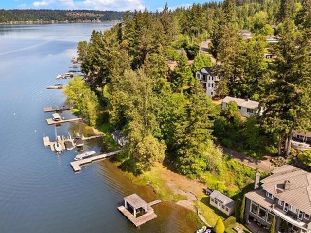3027 E Lake Sammamish Pkwy SE, Sammamish, WA 98075
