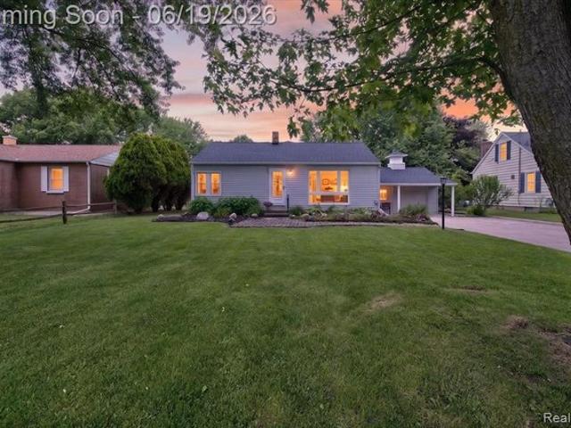 3027 Lanning Dr, Genesee, MI 48506