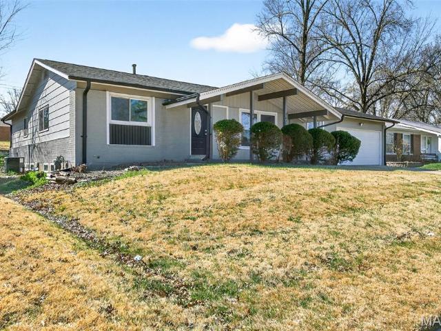 3027 Westminster Dr, Florissant, MO 63033 | MLS #26015 | Compass