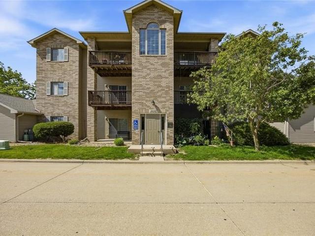 3028 Center Point Rd NE Apt 204, Cedar Rapids, IA 52402
