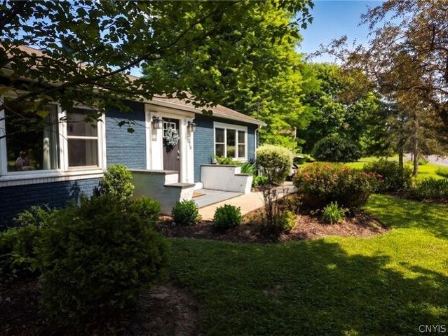 3028 E Lake Rd, Skaneateles, NY 13152