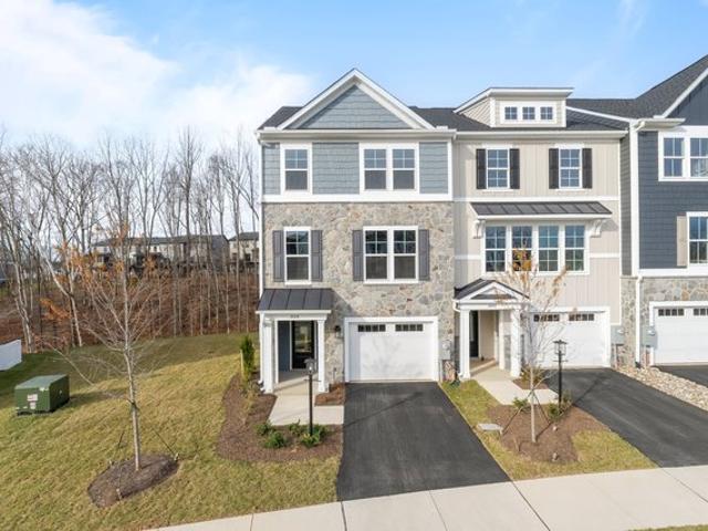 3028 Farrow Cir, Charlottesville, VA 22901