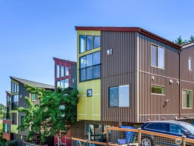 3028 SW Avalon Way Unit B, Seattle, WA 98126