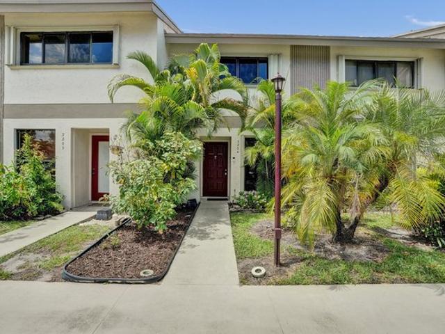 3028 S Oakland Forest Dr Apt 3204, Oakland Park, FL 33309