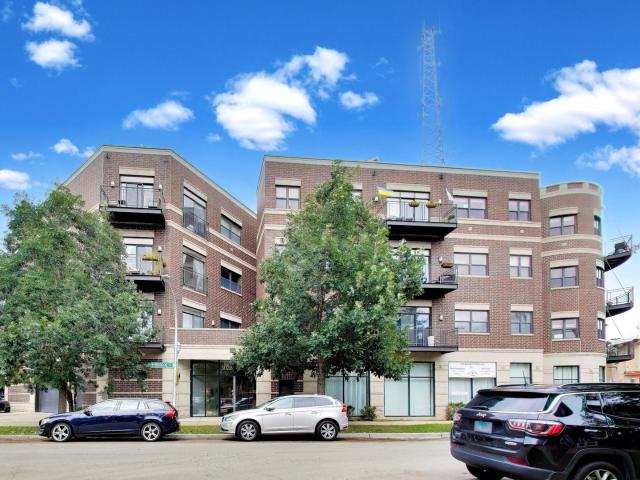 3028 W ROSCOE Street # 203