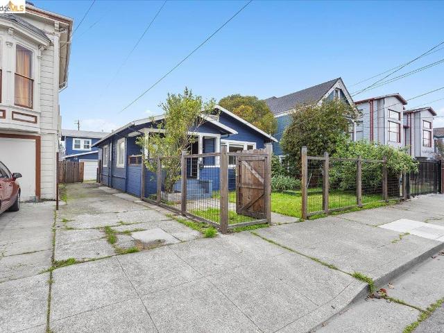 3029 Chestnut St, Oakland, CA 94608 | MLS #41120 | Compass
