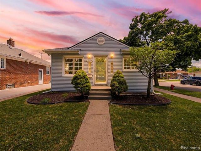 3029 Ferris Ave, Lincoln Park, MI 48146