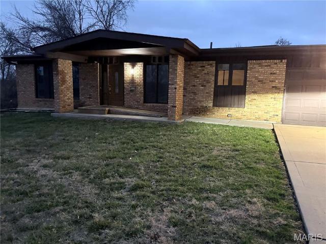 3029 Imperial Dr, St. Charles, MO 63303 | MLS #26026